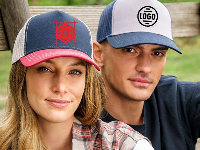 Petten borduren of bedrukken met logo | Totziens Promotions